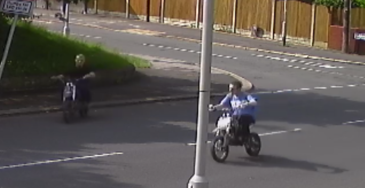 Helmetless Riders – On T' Internet